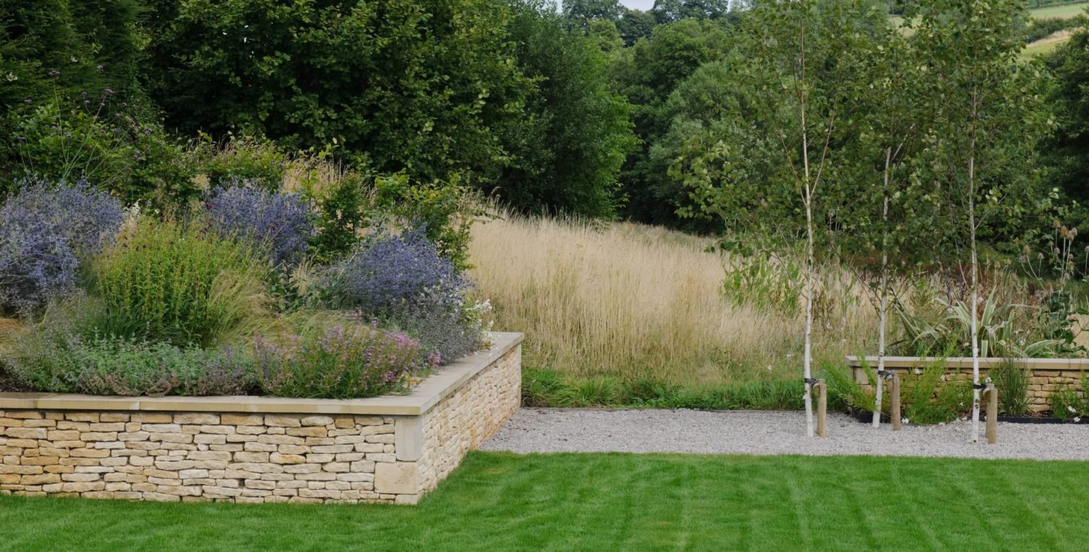 A MODERN NATURAL GARDEN - Amanda Patton